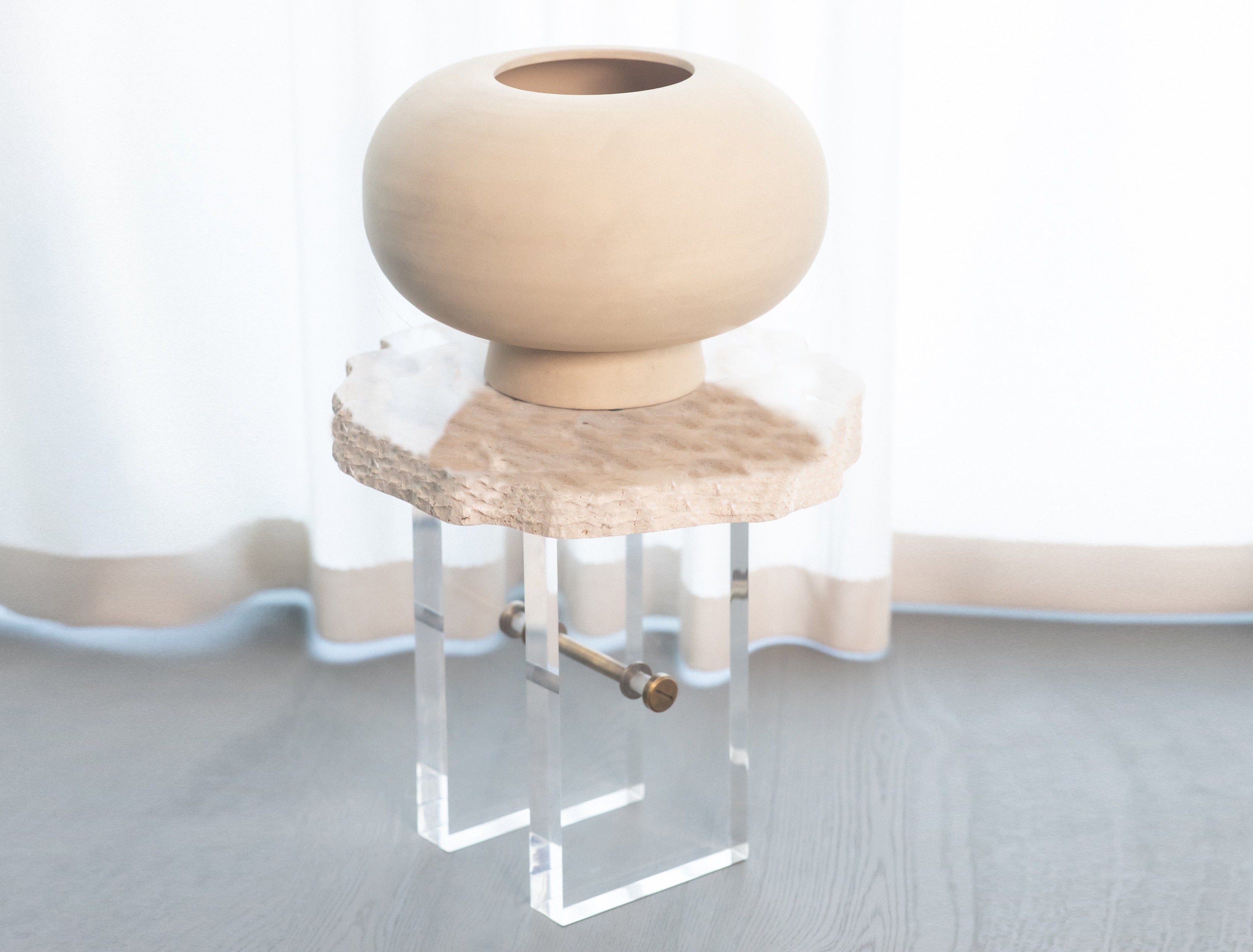 YIN SIDE TABLE– Dara Maison